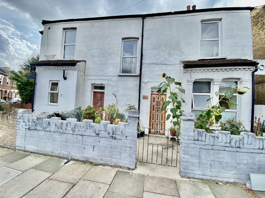 1 bed flat to rent in Sellincourt Road, London SW17, £1,500 pcm - Zoopla