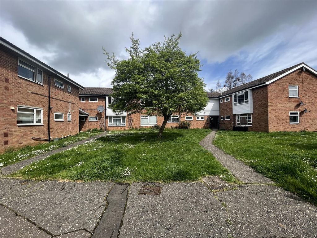 3 bed flat to rent in Canberra Close, Chelmsford CM1 - Zoopla
