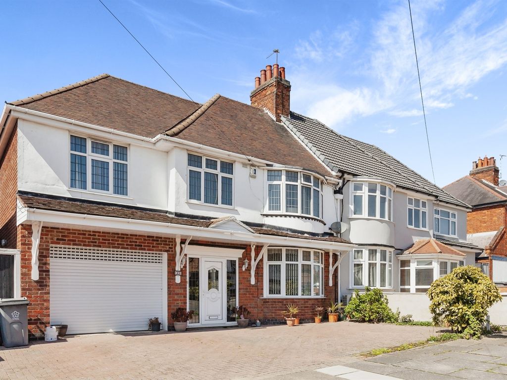 5 bed semi-detached house for sale in Highway Road, Leicester LE5 - Zoopla