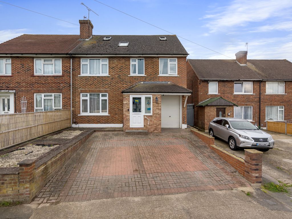 4 bed semi-detached house for sale in Henderson Drive, Dartford, Kent DA1 - Zoopla