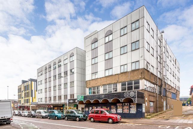 1 bed flat to rent in Park Street, Luton LU1, £925 pcm - Zoopla