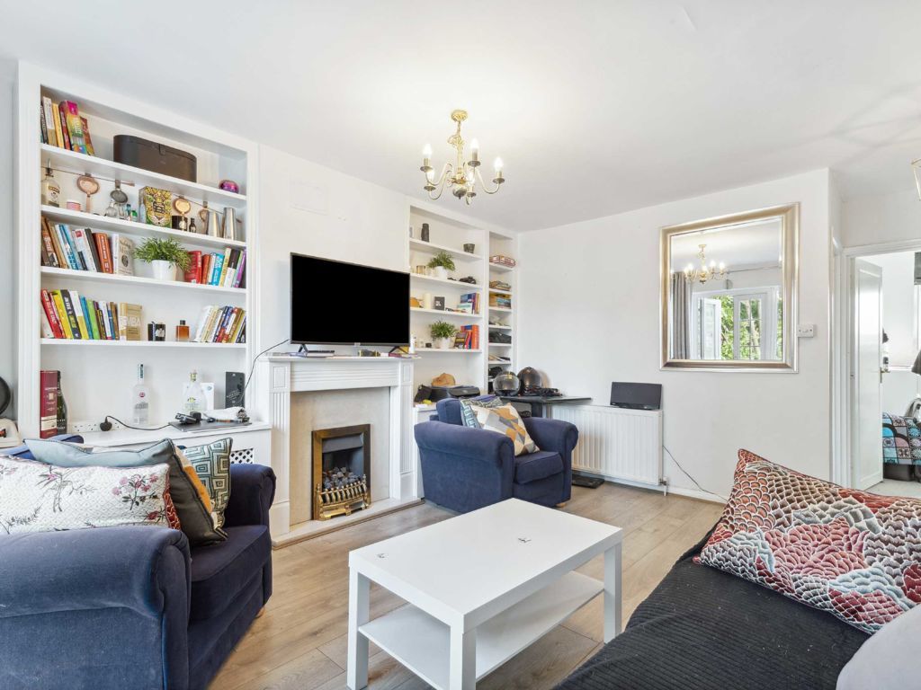 2 bed flat to rent in Hammersmith Grove, London W6, £2,249 pcm - Zoopla