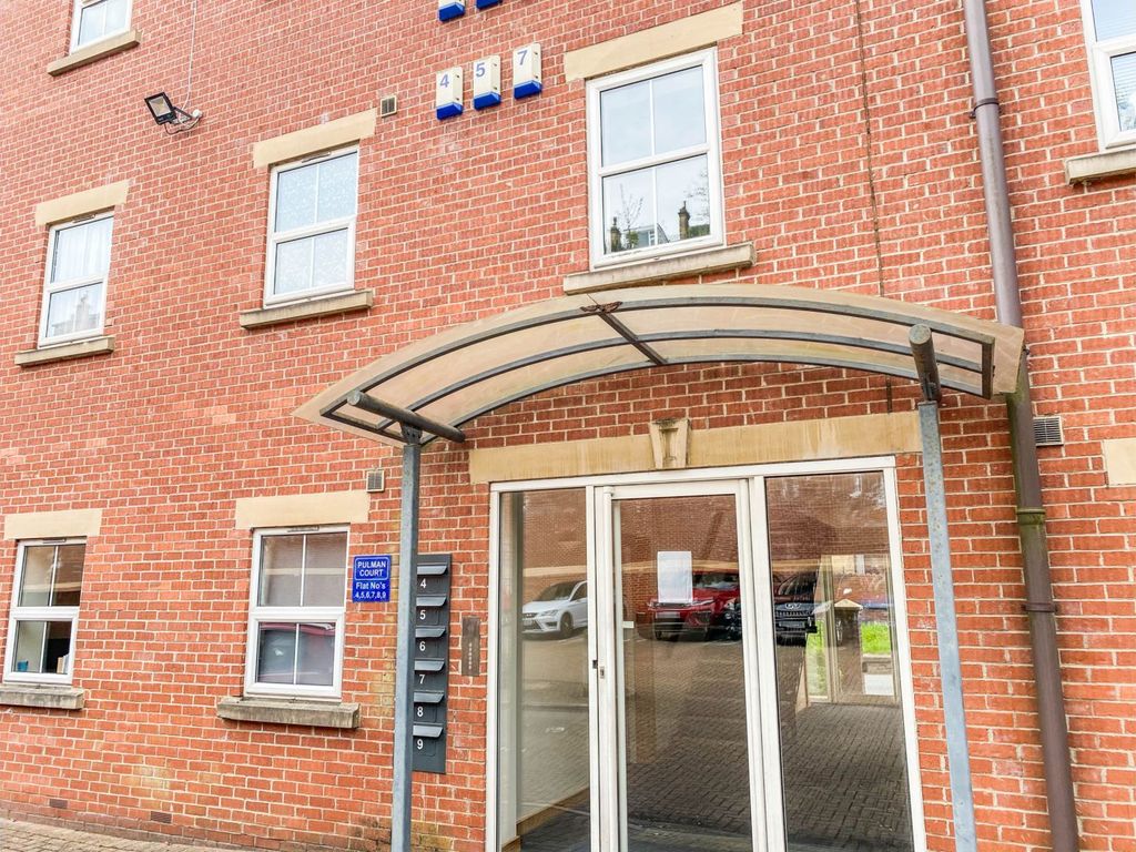 2 bed flat for sale in 4 Pullman Court, Leeds LS27 - Zoopla