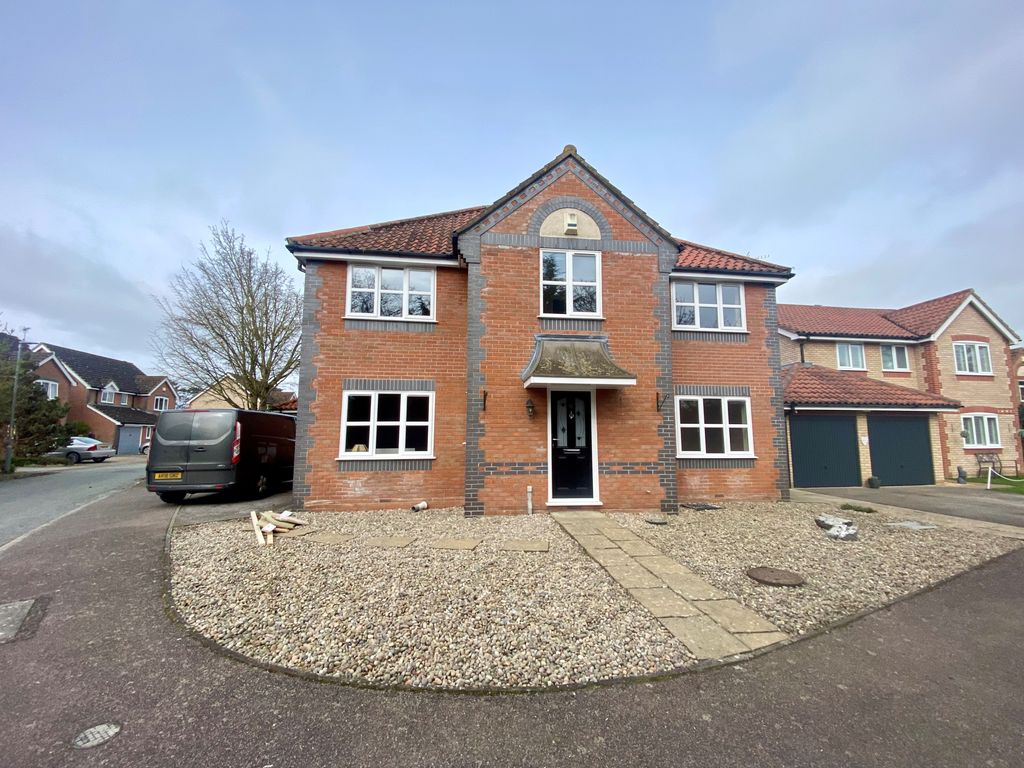 4 bed property to rent in Partridge Drive, Thetford IP24, £1,750 pcm ...