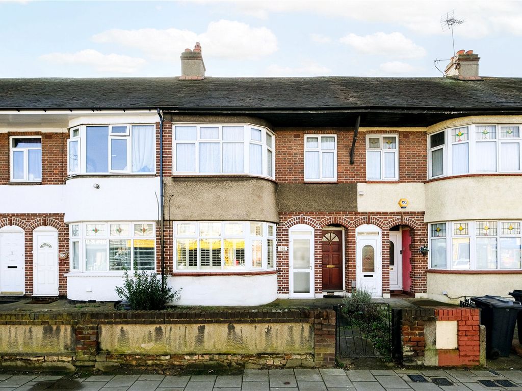 2 Bed Maisonette For Sale In High Road Chadwell Heath Romford Rm6 £