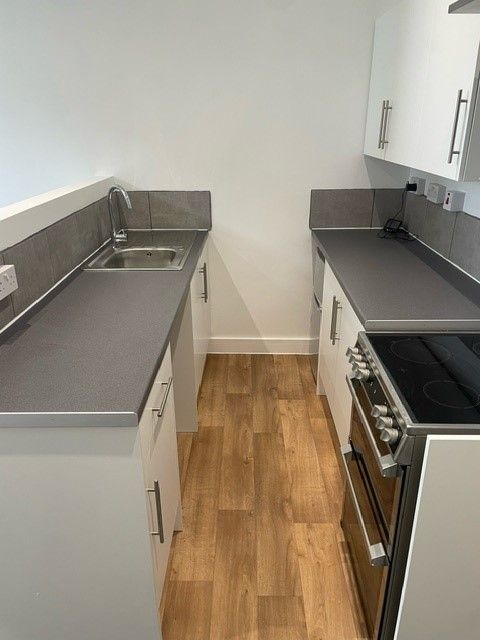1 bed flat to rent in Truro Road, St. Austell PL25, £575 pcm - Zoopla