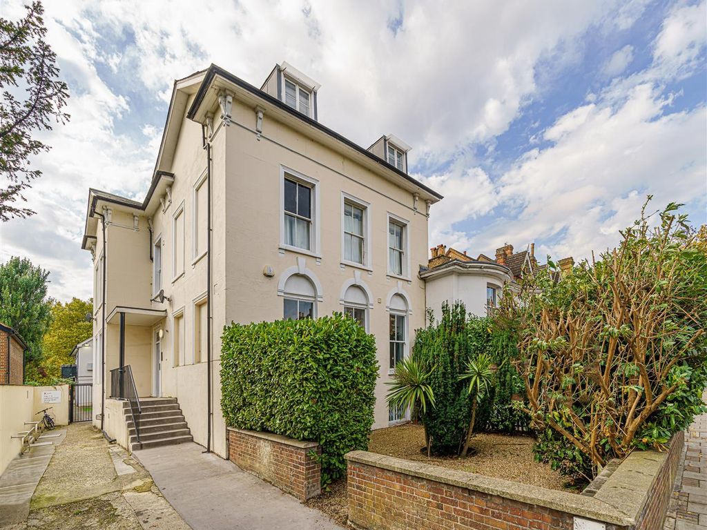 1 bed flat for sale in High Street, Penge, Bromley SE20, £260,000 - Zoopla