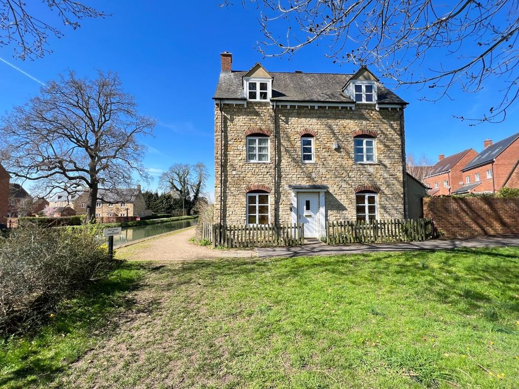 4 bed end terrace house for sale in Home Orchard, Ebley, Stroud GL5 ...