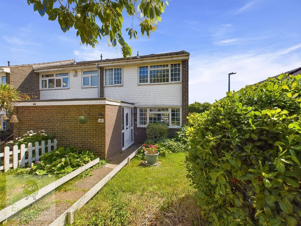 3 Bed End Terrace House For Sale In River Drive Strood Rochester Me2