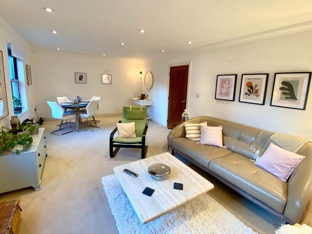 2 bed flat to rent in Mount Stuart Square, Cardiff Bay, Cardiff CF10, £ ...