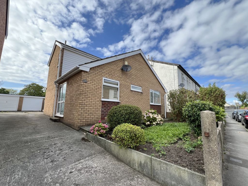 2 bed bungalow for sale in Station Road, Poulton-Le-Fylde FY6, £280,000 ...