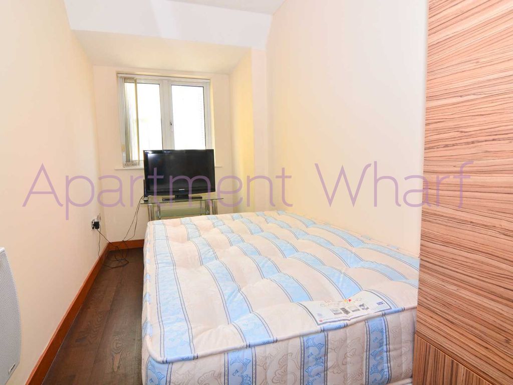 Room to rent in Block Wharf, Cuba Street, Canary Wharf E14 - Zoopla