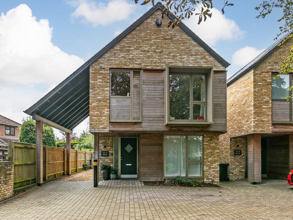 3 bed detached house for sale in Salters Acres, Winchester SO22, £ ...