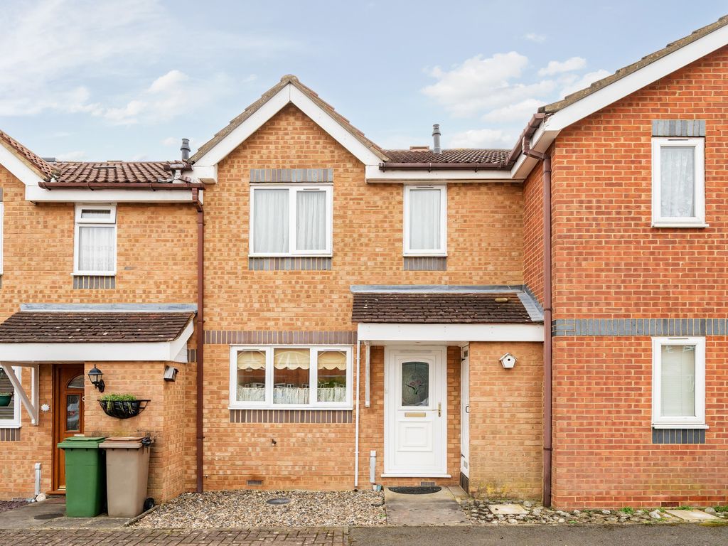 3 Bed Terraced House For Sale In Cotswold Way Worcester Park Kt4 £