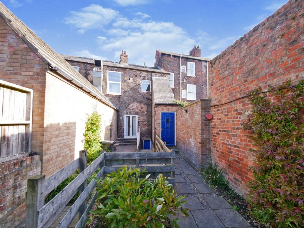 2 bed flat for sale in Fishergate, York, North Yorkshire YO10 - Zoopla