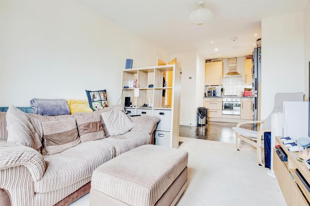 1 bed flat for sale in Headstone Drive, Harrow HA1, £125,000 - Zoopla