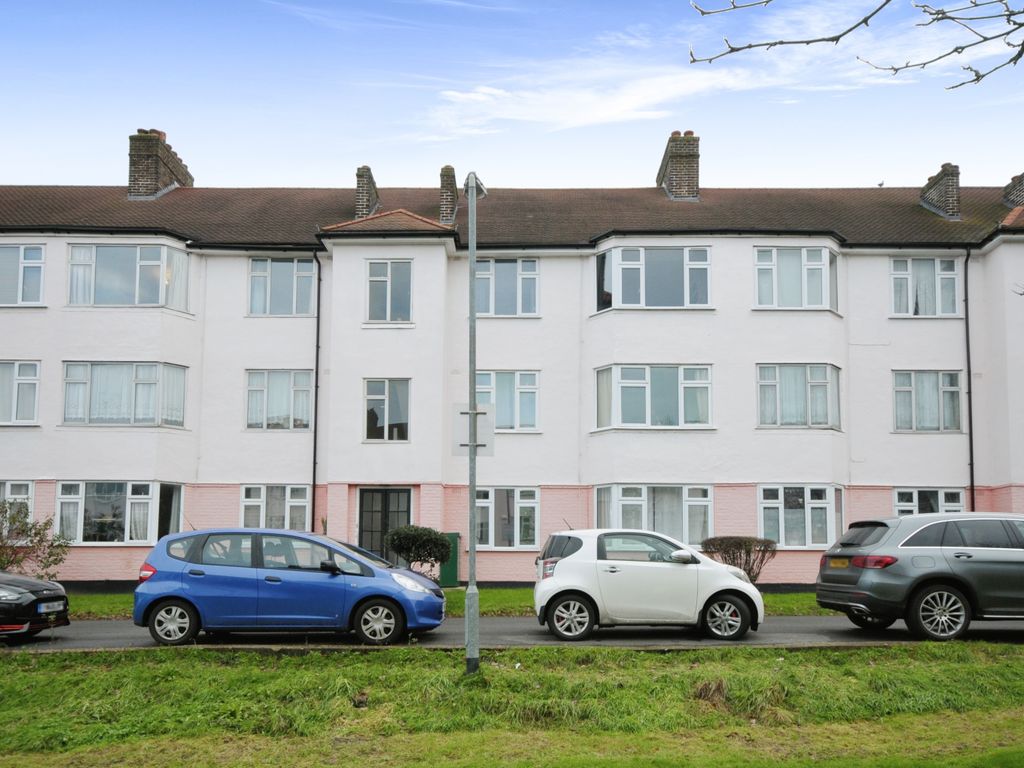 2 bed flat for sale in Chinbrook Road, Grove Park, London SE12 - Zoopla