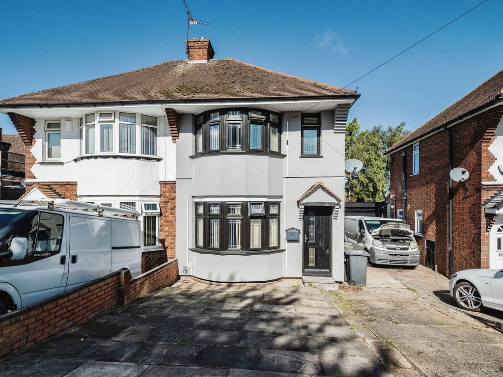 2 Bed Semi Detached House For Sale In Roman Road Leagrave Luton Lu4