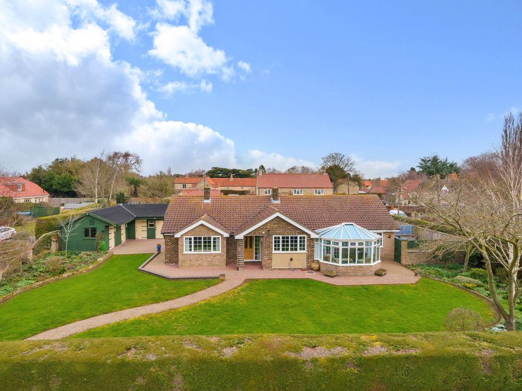 3 bed detached bungalow for sale in Oasby, Grantham NG32 - Zoopla