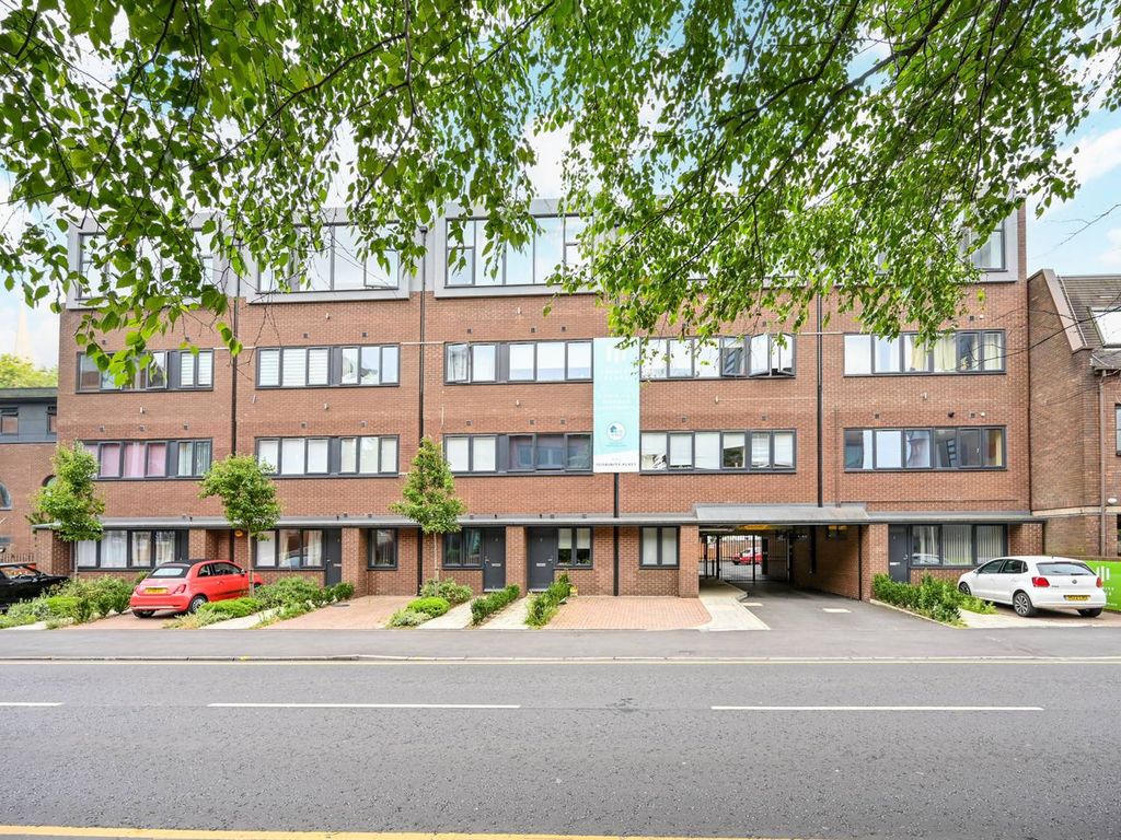 Maisonette for sale in Trinity Place, 111 Chertsey Road, Woking, Woking ...