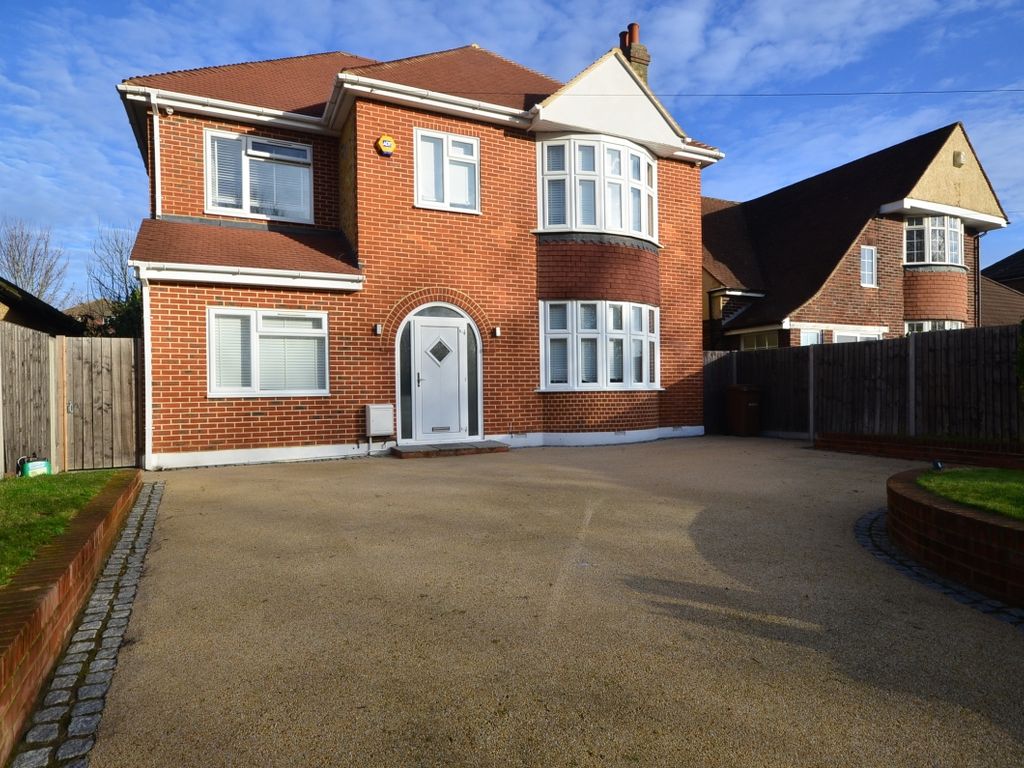 4 Bed Detached House To Rent In Watling Street Strood Rochester Me2