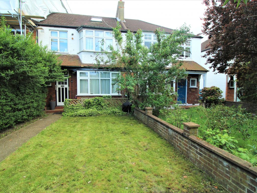 1 bed flat to rent in Bushey Road, London SW20, £1,550 pcm - Zoopla