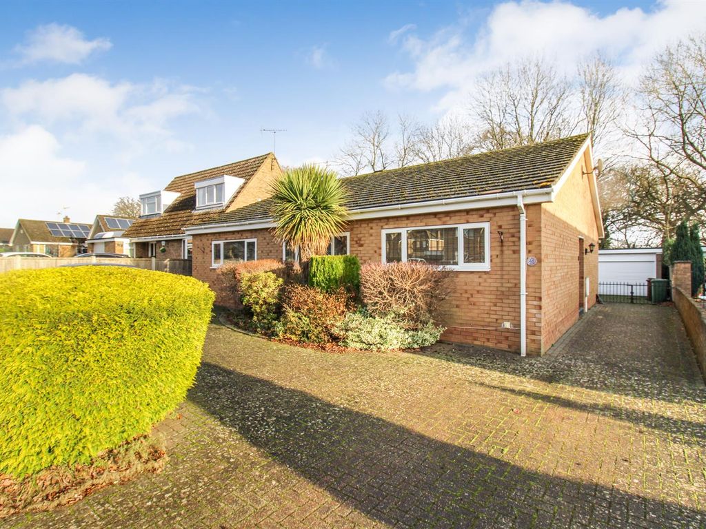 4 bed detached bungalow for sale in Kingsbrook, Corby NN18 - Zoopla