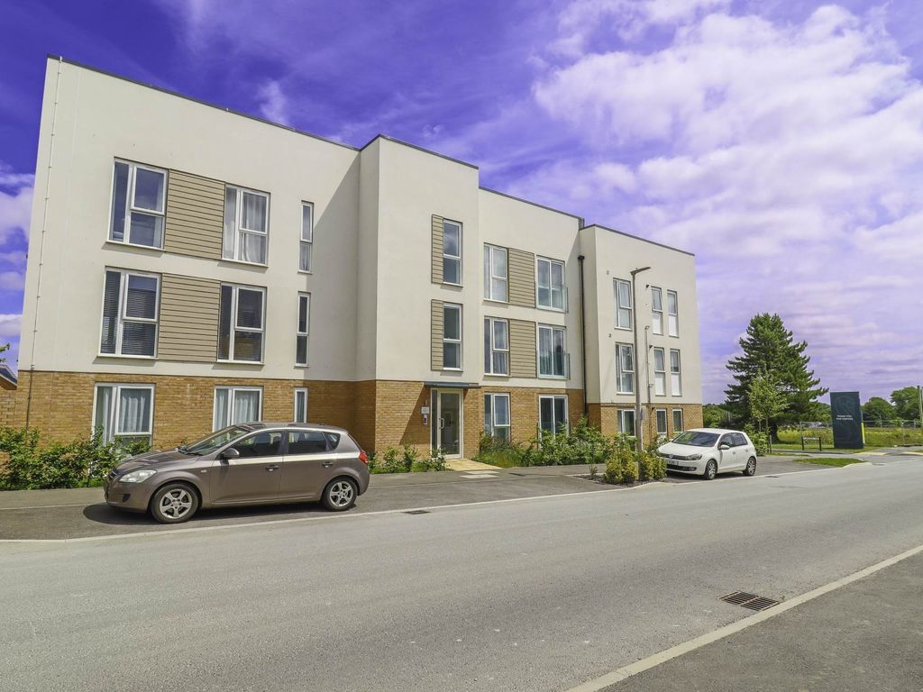 2 bed flat for sale in Faraday Road, Locking Parklands, Weston-Super ...