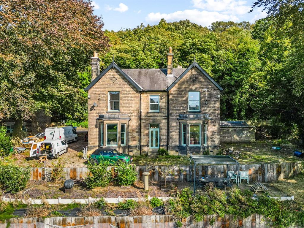 6 bed detached house for sale in Holmefield, Dale Road North, Darley ...