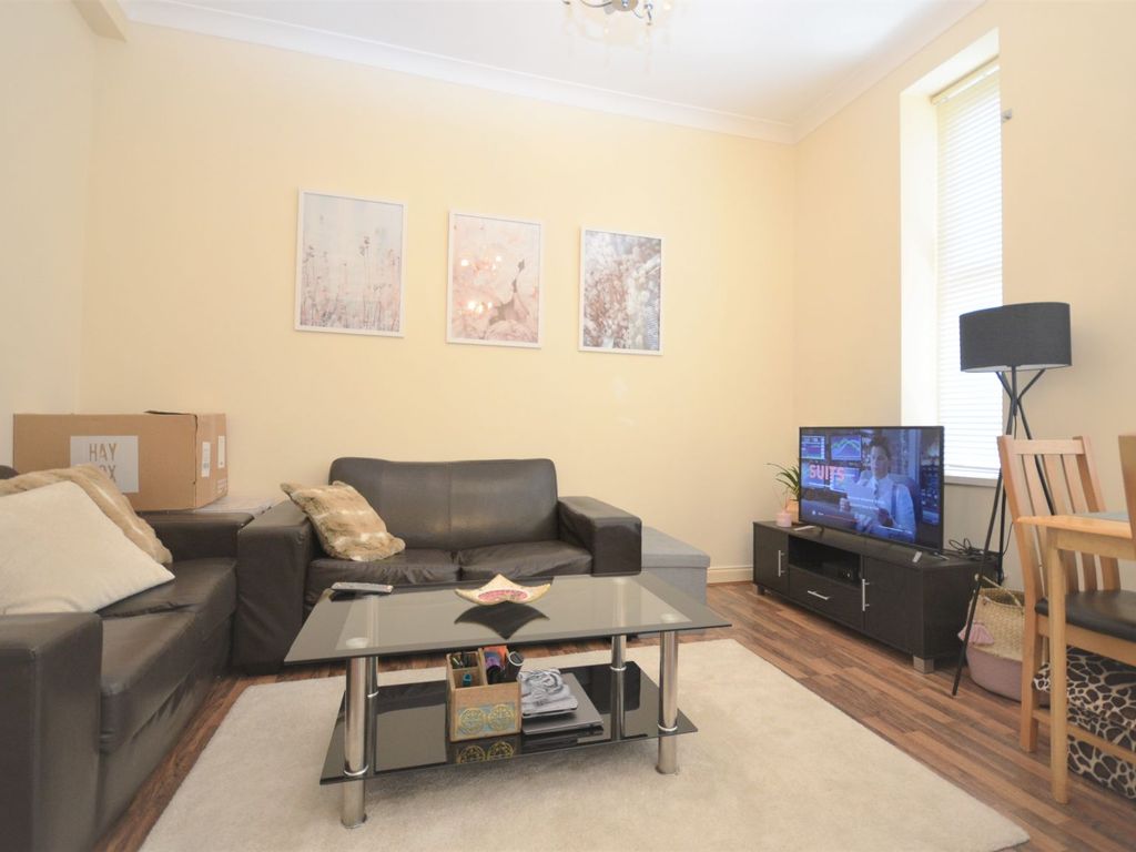1 bed flat to rent in Churchfield Road, London W3, £1,599 pcm - Zoopla