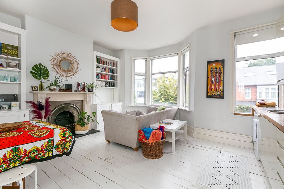 3 bed flat for sale in Leghorn Road, London NW10 - Zoopla