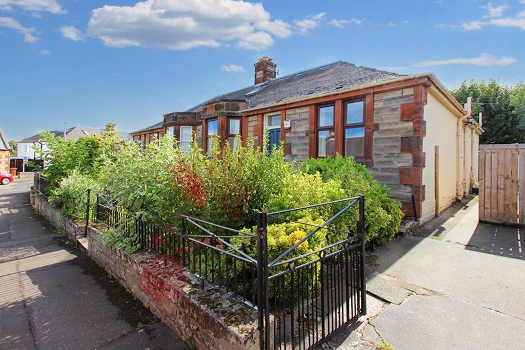 3 bed semi-detached bungalow to rent in Prospect Bank Crescent ...