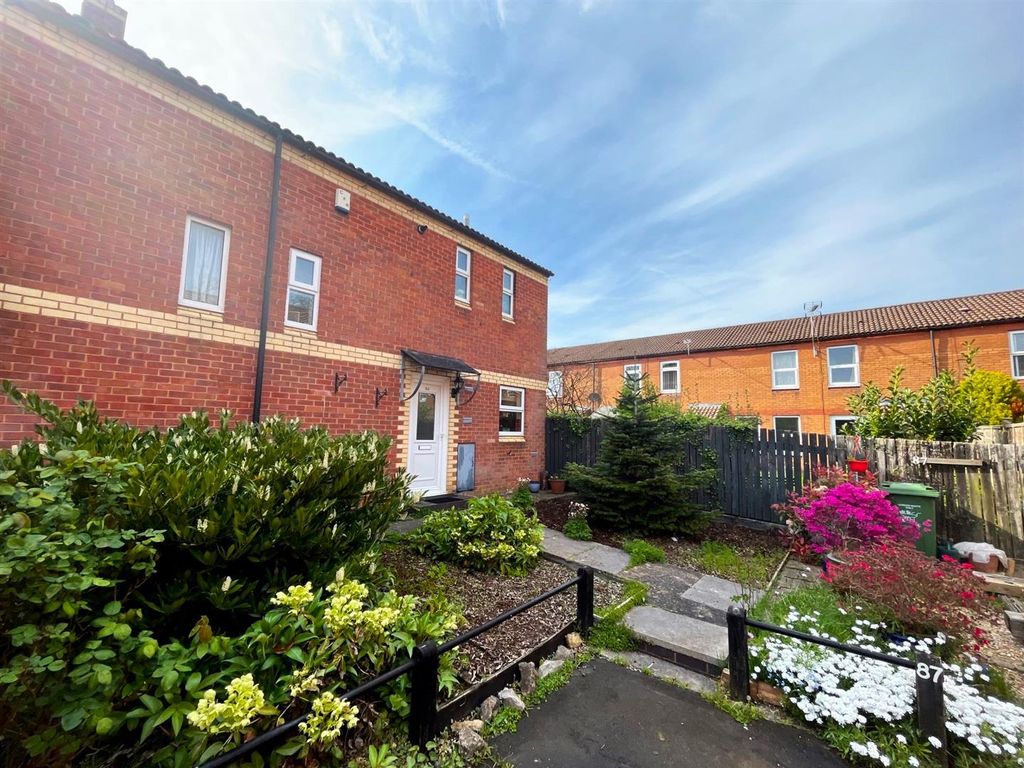 2 Bed End Terrace House For Sale In Clover Ground Westbury On Trym