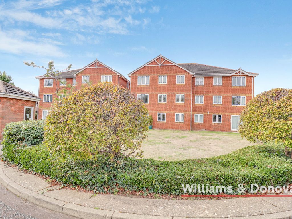 2 bed flat for sale in Benfleet Road, Benfleet SS7 - Zoopla