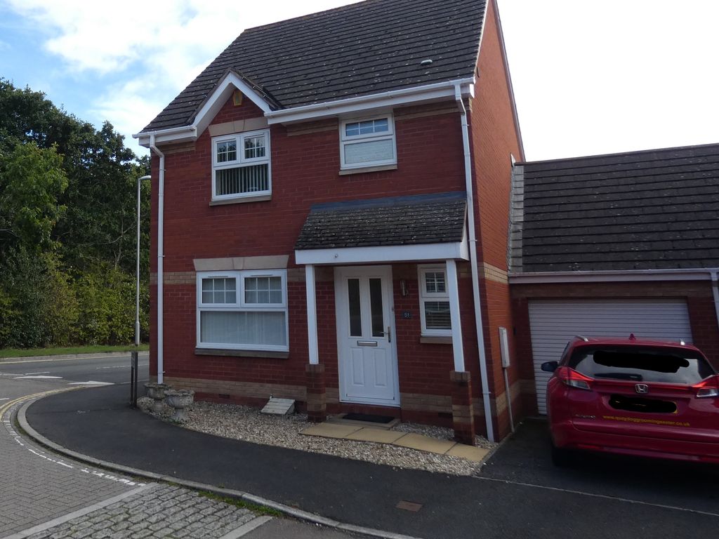 3 bed detached house to rent in Knights Crescent, Exeter EX2 - Zoopla