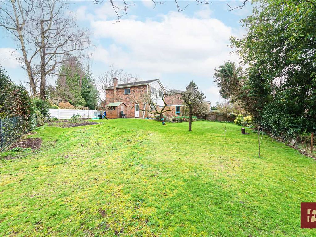 4 bed detached house for sale in Maple Close, Sandhurst GU47 - Zoopla