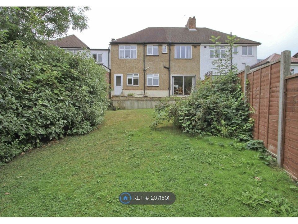 5 Bed Semi Detached House To Rent In Danemead Grove Northolt Ub5 £