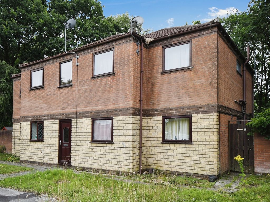 2 bed flat for sale in Anderby Close, Lincoln LN6, £55,000 - Zoopla