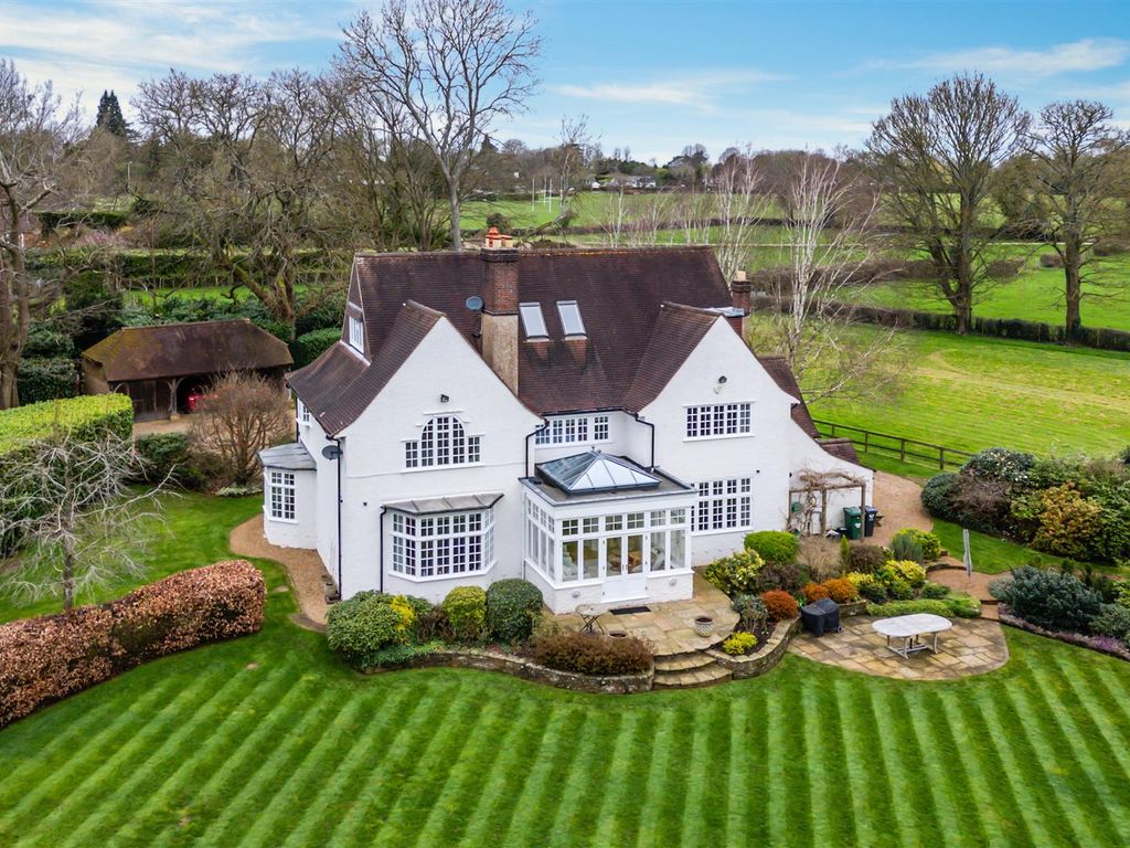 6 bed detached house for sale in Elmore Road, Chipstead, Coulsdon CR5 ...