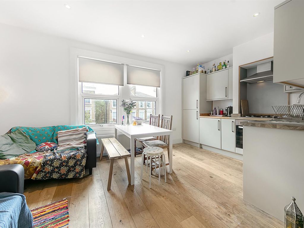 2 bed flat to rent in Acre Lane, London SW2, £2,249 pcm - Zoopla