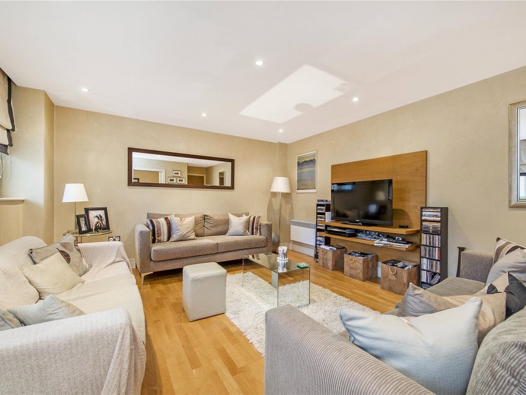 2 bed flat to rent in Romney House, 47 Marsham Street SW1P, £3,250 pcm ...
