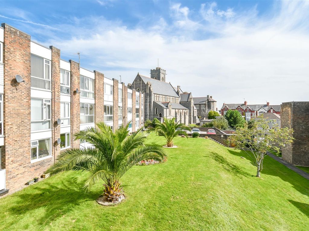 1 bed flat for sale in Park Road, Barry CF62, £114,950 - Zoopla
