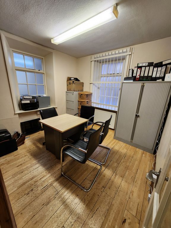 Office to let in Balham Hill, London SW12, £23,500 pa - Zoopla