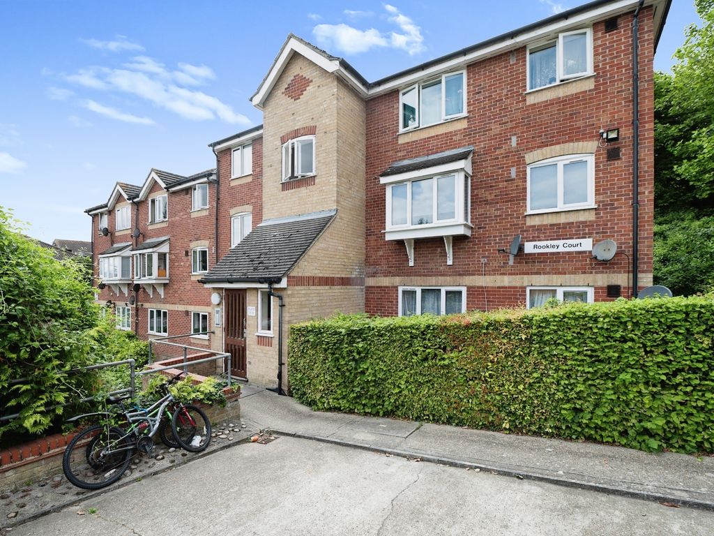 Studio for sale in Rookley Court, Linnet Way, Purfleet, Essex RM19 - Zoopla