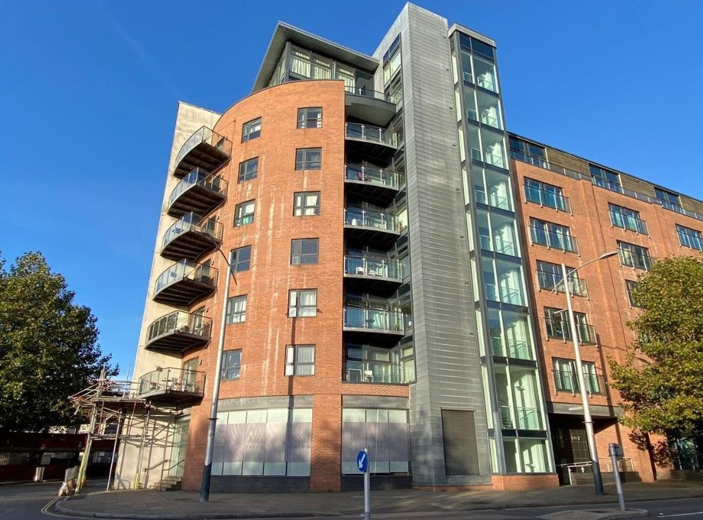 Studio to rent in Princess Way, Swansea SA1, £795 pcm - Zoopla