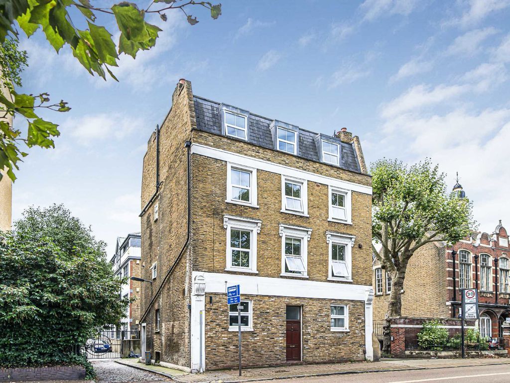 2 bed flat to rent in Grange Road, London SE1, £2,300 pcm - Zoopla