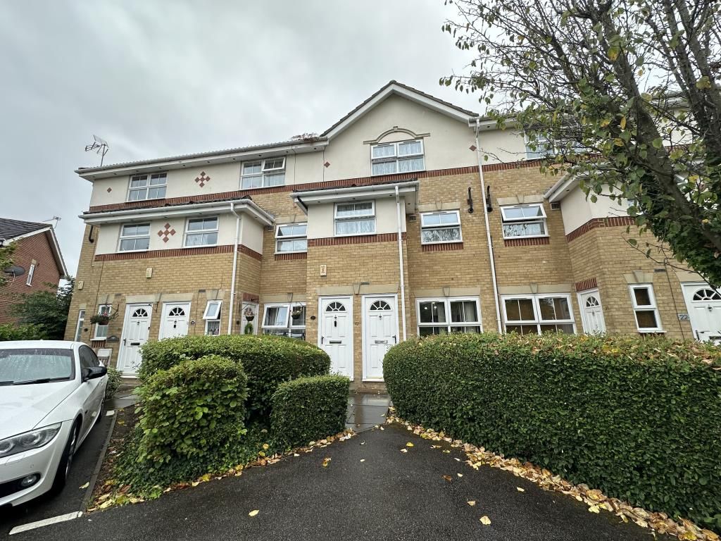 3 bed maisonette for sale in Slough, Berkshire SL1, £300,000 - Zoopla