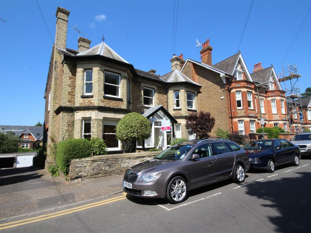 1 bed flat to rent in Dene Road, Guildford GU1 - Zoopla