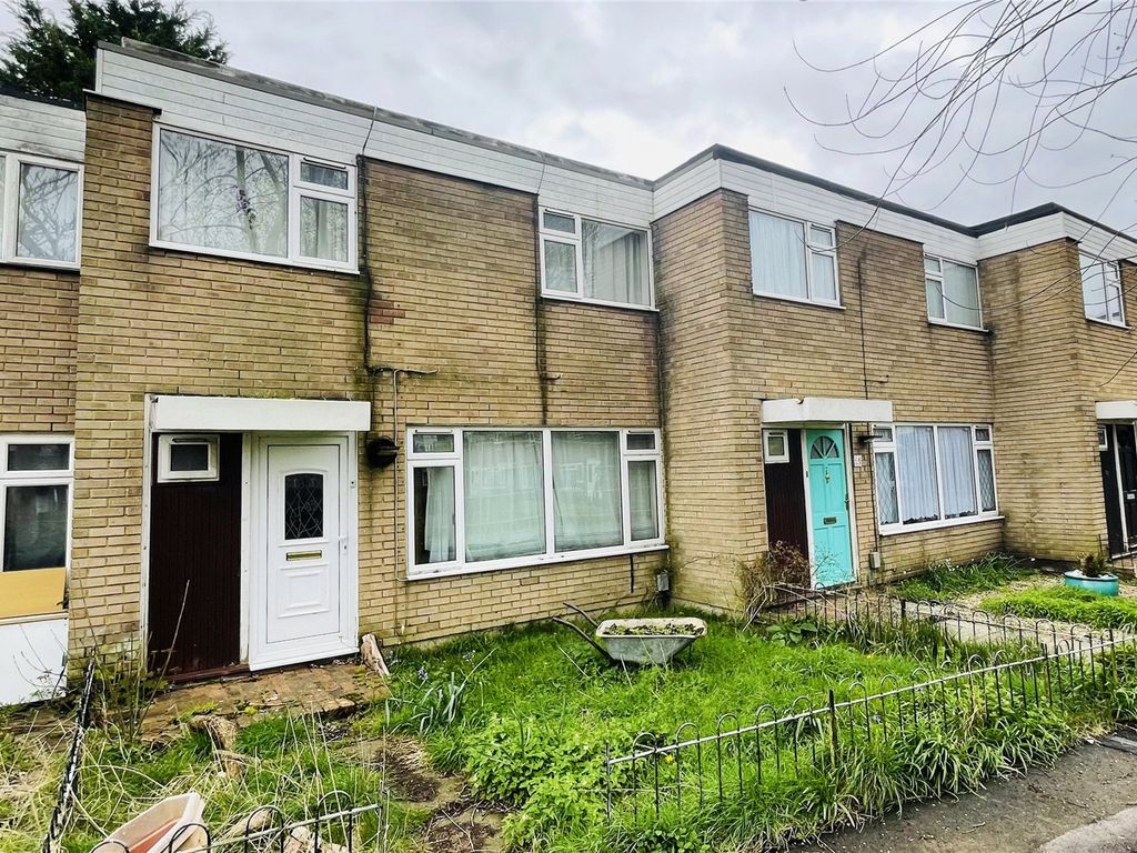 3 Bed Terraced House For Sale In Aldwick Close Farnborough Hampshire