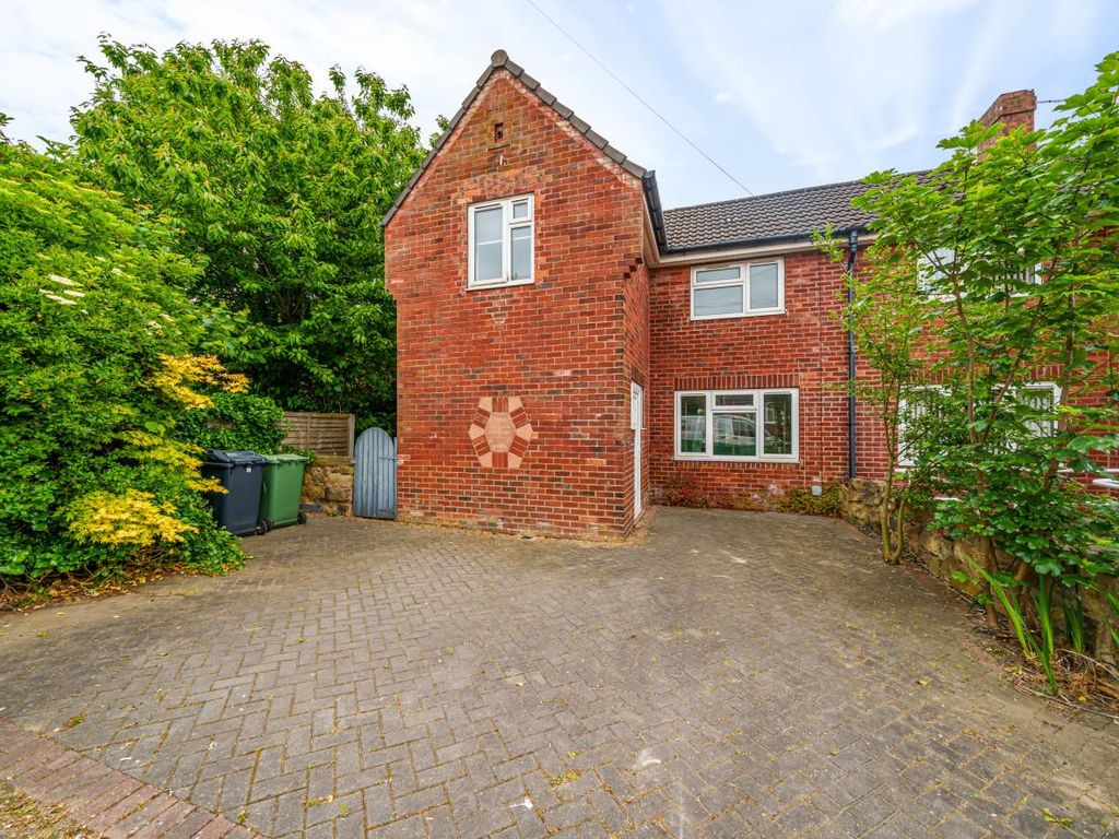 3 Bed Semi Detached House For Sale In King Edward Crescent Horsforth